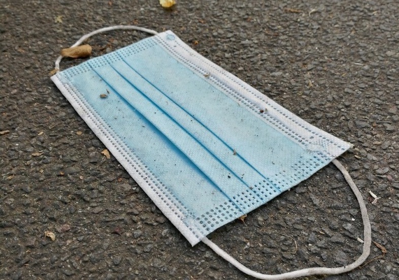 Face masks; a real danger for the environment – Lyreco Intersafe